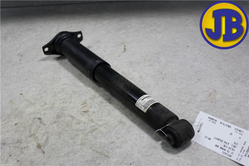 30714221 : Schokbreker achter en Schokbreker voor - Autoparts24