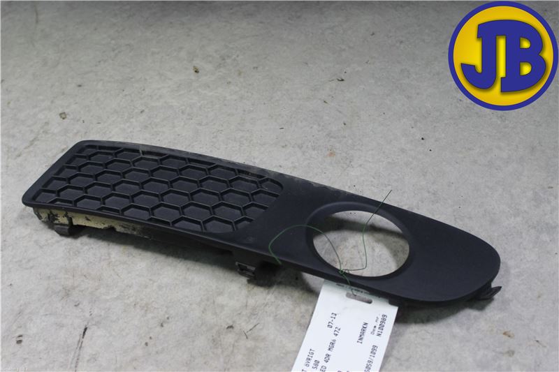 30655929 : Tågelygte - for og Kofangergitter - Autoparts24