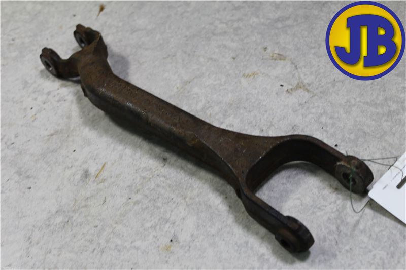 8630784 : Bærearm bag - Autoparts24