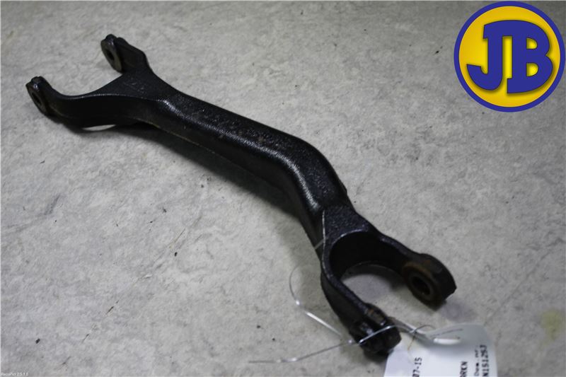 8630784 : Bærearm bag - Autoparts24