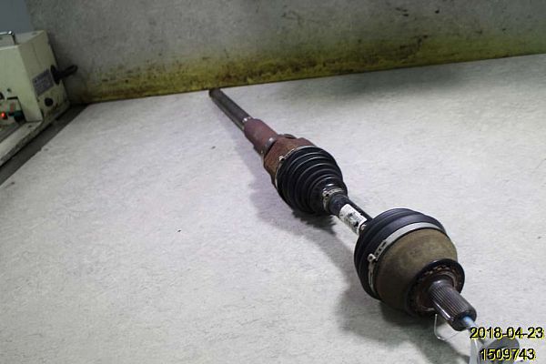 31367542 : Aandrijfas voor - Autoparts24