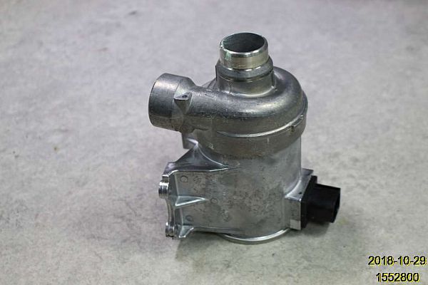 31368715 : Waterpomp - Autoparts24