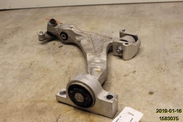 32370927 : Bærearm forrest nederst og Bærearm forrest øverst - Autoparts24