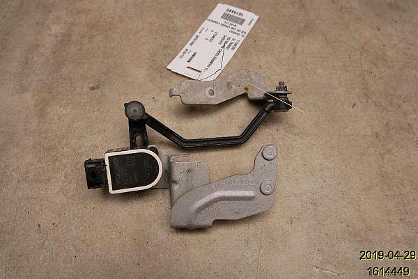 31340263 : Sensor - lygtejustering og Xenon / led relæ - Autoparts24