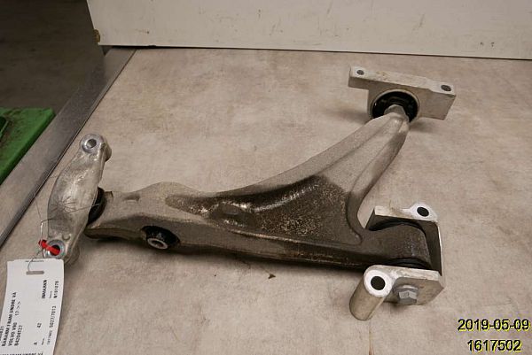 32370927 : Bærearm forrest nederst og Bærearm forrest øverst - Autoparts24