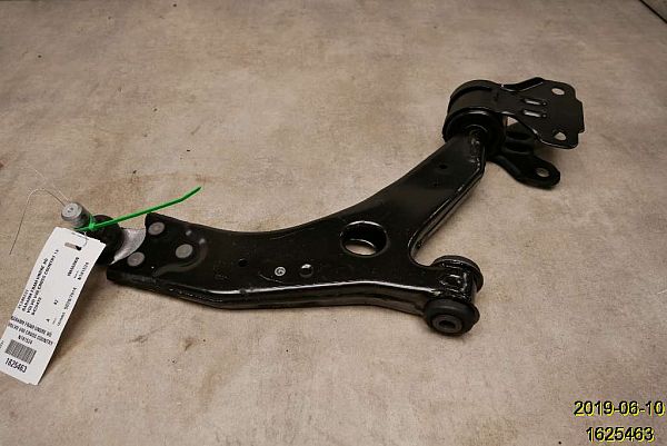 31340231 : Draagarm lvoor onder en Draagarm voor boven - Autoparts24