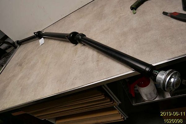 31367784 : Kardanaksel - Autoparts24