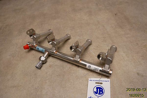 31303496 : Pijp voor sproeier en Hogedrukrail / injectiespuitleiding ...