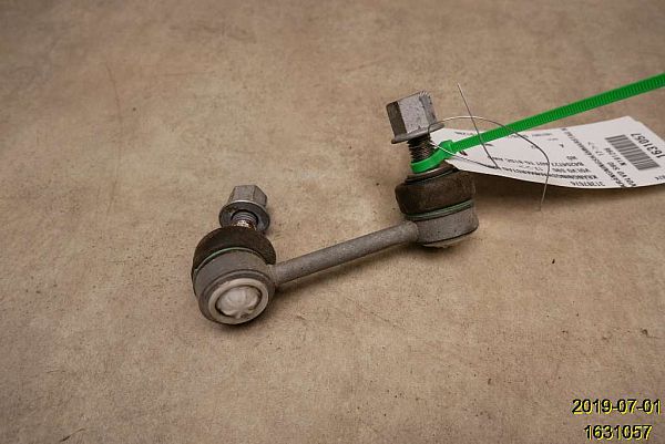 31387674 : Stabilisator, achter en Stabilisator voor - Autoparts24