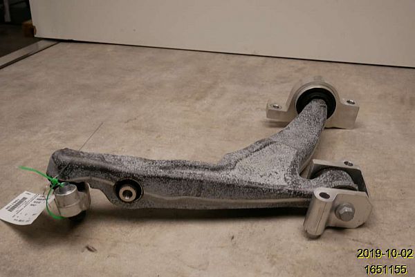 32246810 : Draagarm lvoor onder - Autoparts24