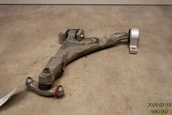 32370927 : Bærearm forrest nederst og Bærearm forrest øverst - Autoparts24