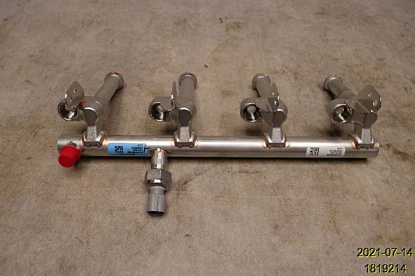 31478556 : Düsenrohr und Hochdruckrail - Autoparts24