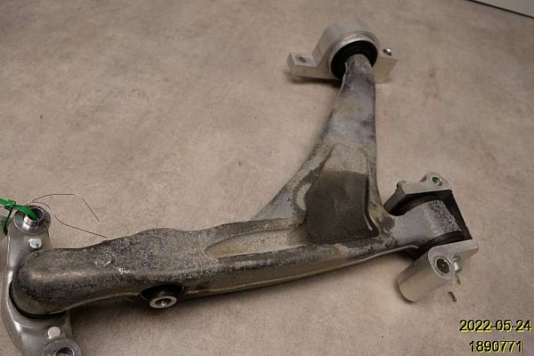 32246810 : Bærearm forrest nederst - Autoparts24