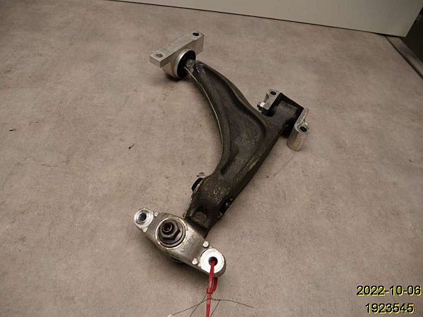 32381882 : Bærearm forrest nederst - Autoparts24