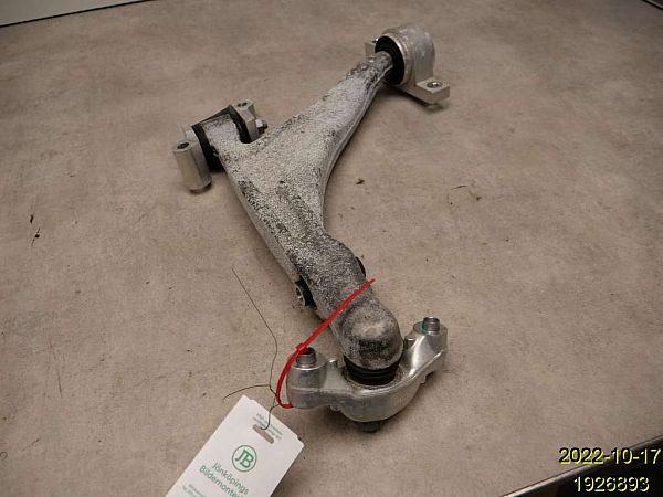 32381882 : Bærearm forrest nederst - Autoparts24