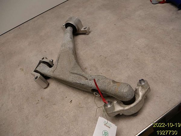 32381882 : Bærearm forrest nederst - Autoparts24