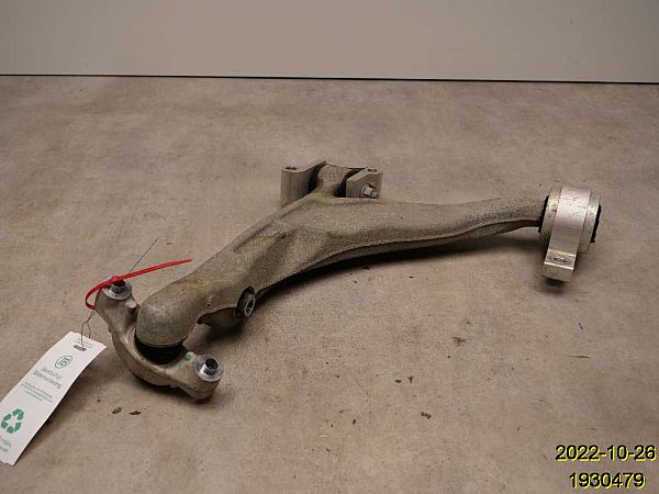 32381882 : Bærearm forrest nederst - Autoparts24