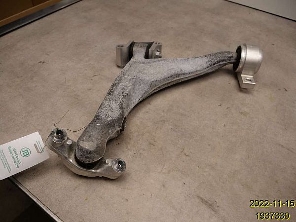 32381882 : Bærearm forrest nederst - Autoparts24