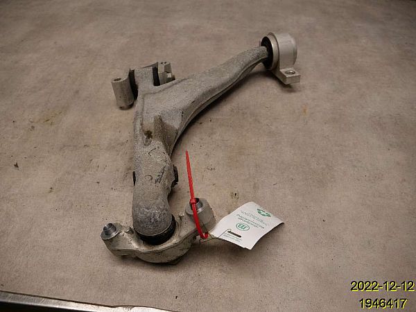 32381882 : Bærearm forrest nederst - Autoparts24