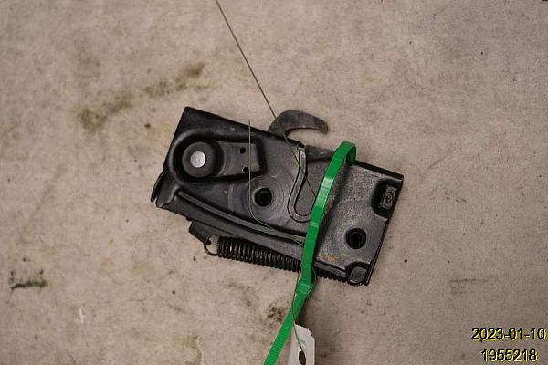 32226109 : Motorkap slot - Autoparts24