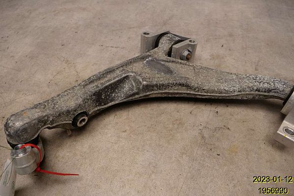 32381882 : Querlenker vorne unten - Autoparts24