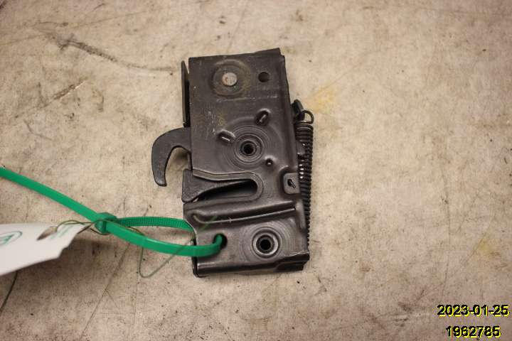 32226109 : Hjelmlås - Autoparts24