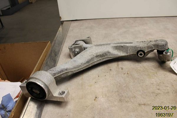 32381881 : Draagarm lvoor onder - Autoparts24