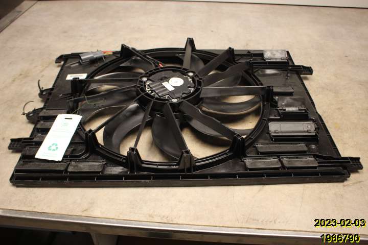 31493262 : Kølerblæser el - Autoparts24