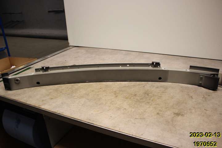 32348955 : Bumperbalk voor - Autoparts24