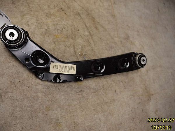 31360584 : Bærearm bag og Bærearm - bagerst øverst - Autoparts24