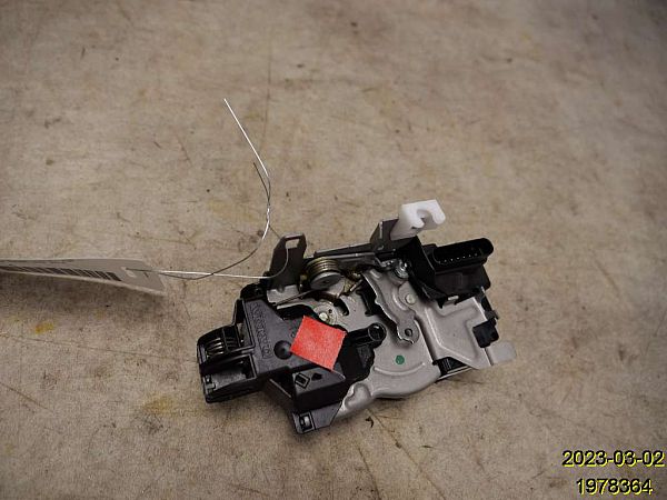 32131412 : Dørlås og Centrallås - Autoparts24