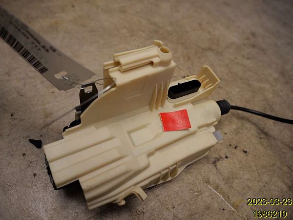 32131412 : Dørlås og Centrallås - Autoparts24