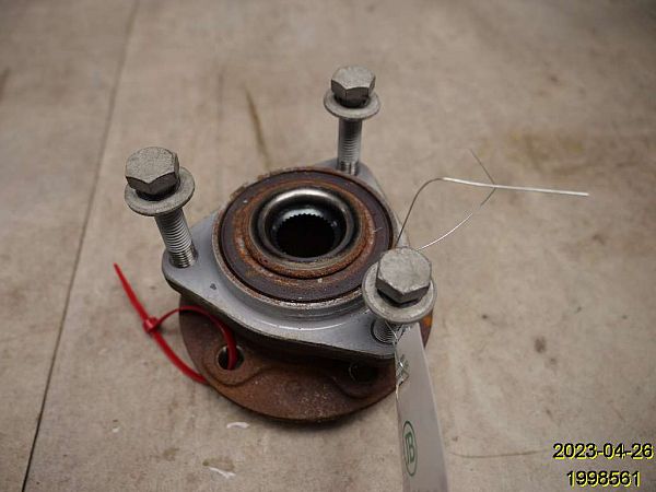 32329657 : Asschenkel / Wielnaaf voor, links en rechts gelijk en ...