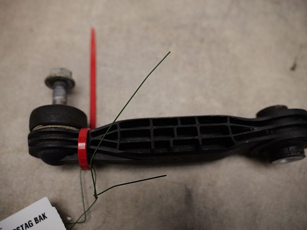 8888792044 : Krængningsstabilisator - bag - Autoparts24