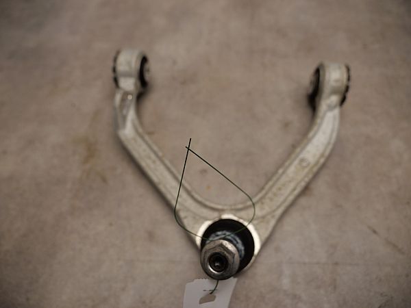 32395246 : Bærearm forrest øverst - Autoparts24