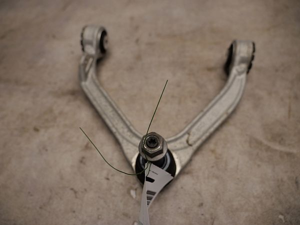 32395246 : Bærearm forrest øverst - Autoparts24