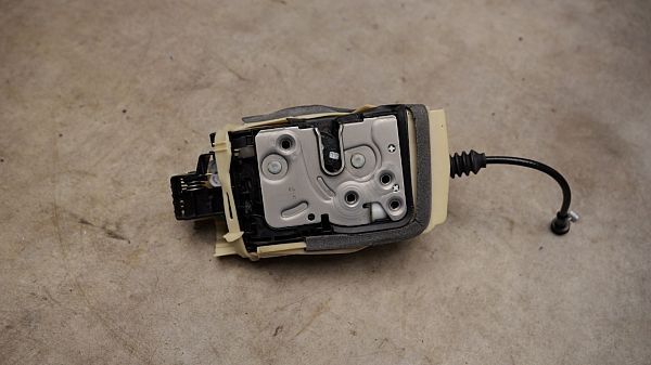 32131413 : Dørlås og Centrallås - Autoparts24