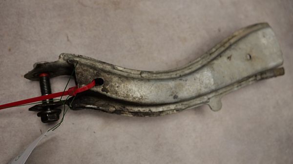 30676099 : Tragarm hinten - Autoparts24