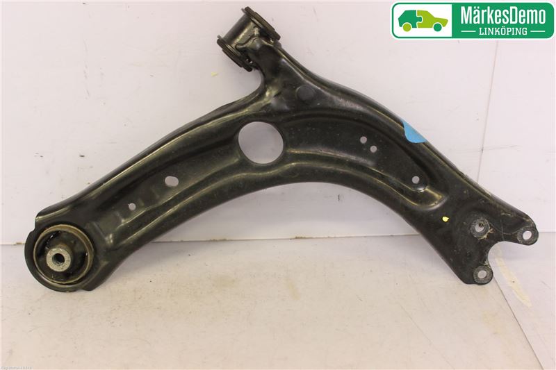 3Q0-407-152-J : Bærearm forrest nederst - Autoparts24