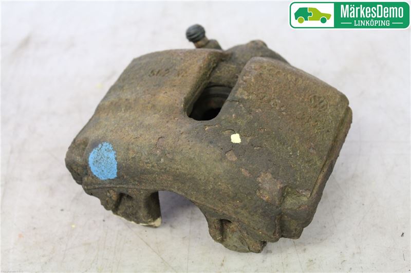 VW Passat - Remklauw, rechtsvoor Passat | Autoparts24