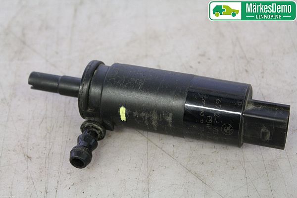 67126973097 : Ruitensproeier pomp / motor - Autoparts24