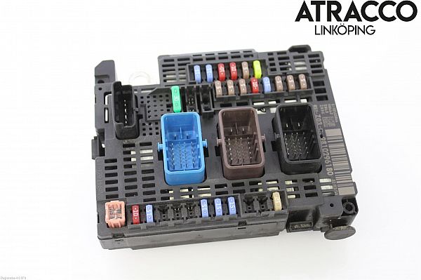 Peugeot 5008 - boîte à fusibles 5008 | Autoparts24