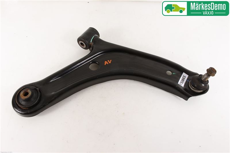 4520161M00 : Draagarm lvoor onder - Autoparts24