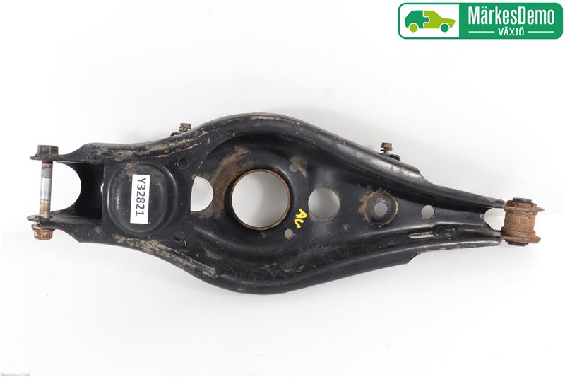 48740-42010 : Bærearm bag - Autoparts24