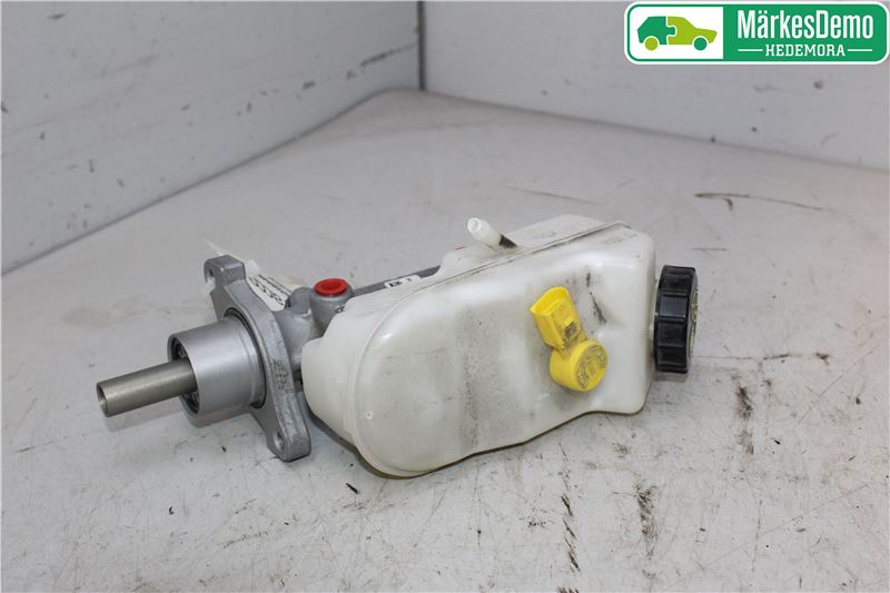 7E0611303D : Hoofdremcilinder - Autoparts24