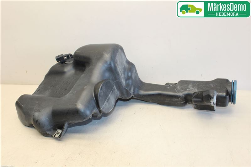 a2048600760 : Ruitensproeier reservoir en Ruitensproeier pomp / motor ...