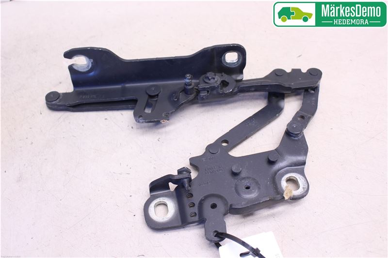 139896 : Motorhauben Schanier - Autoparts24