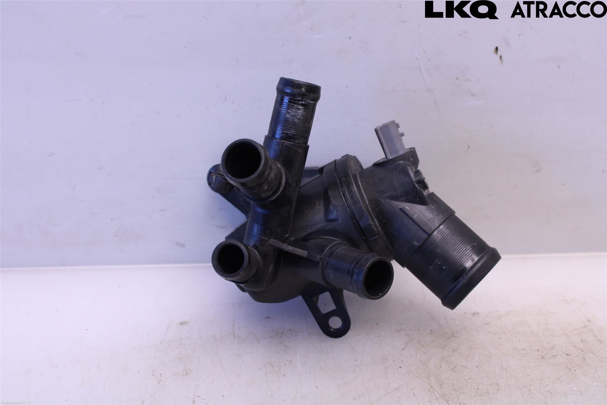 Nissan QASHQAI II SUV (J11, J11_) Thermostatgehäuse 1106100Q1N, 1106100Q2H