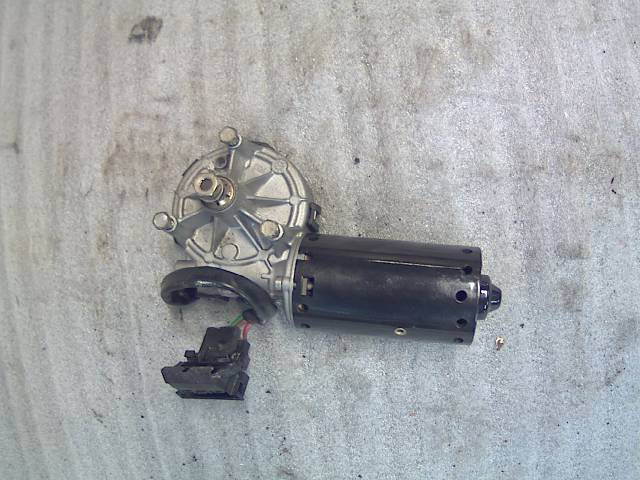 A2208200742 : Wischermotor vorne und Wischergestänge - Autoparts24