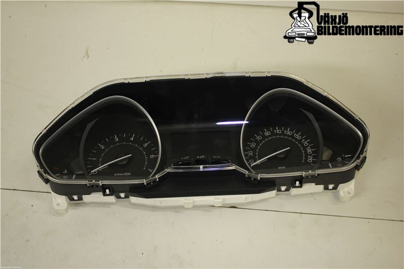 98-226-211-80 : Instrumentbræt og Speedometer - Autoparts24